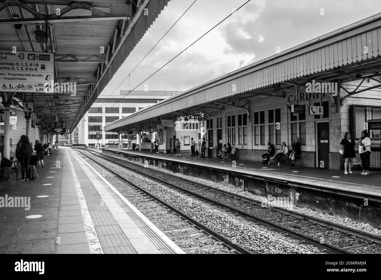 CARDIFF, WALES - 7 August 2021: Cardiff Central Train Station platforms ...