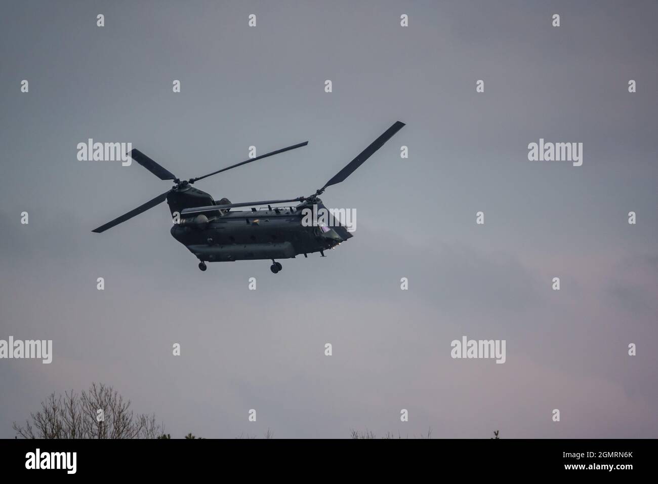 Ch 47 chinook lift hi-res stock photography and images - Alamy