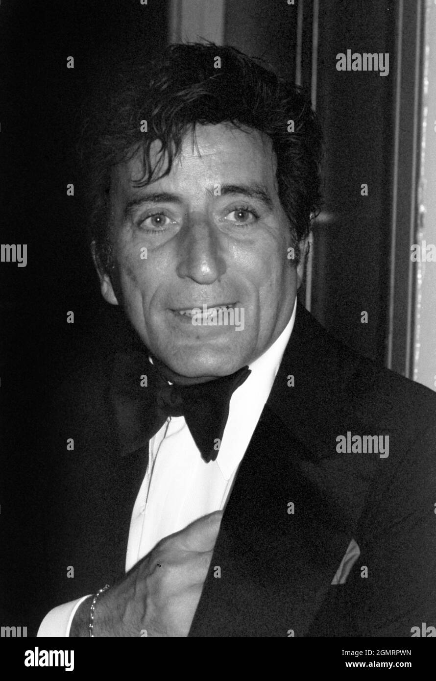 Tony Bennett 1977 Credit: Ralph Dominguez/MediaPunch Stock Photo - Alamy