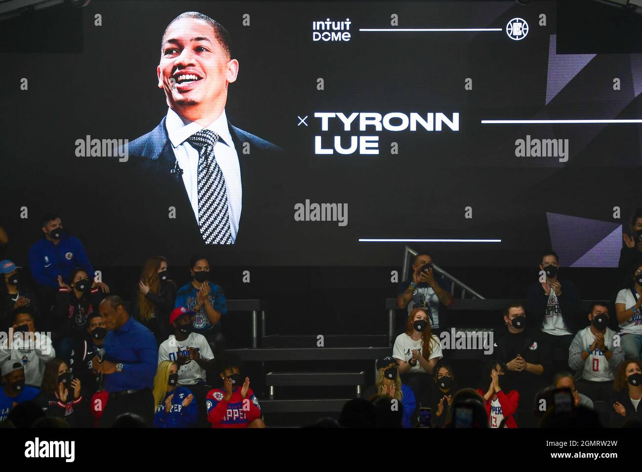 Los Angeles Clippers head coach Tyronn Lue speaks during a ...