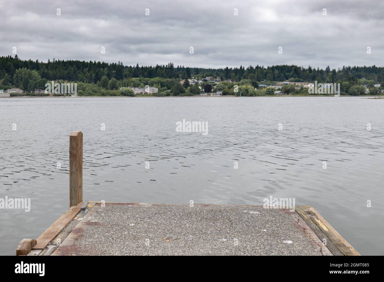 Dock with a view hi-res stock photography and images - Alamy