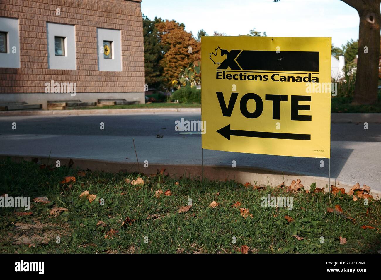 Voting canada hi-res stock photography and images - Alamy