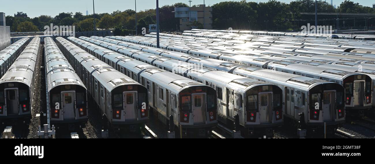 Willets Point Train Yard Stock Photo - Alamy