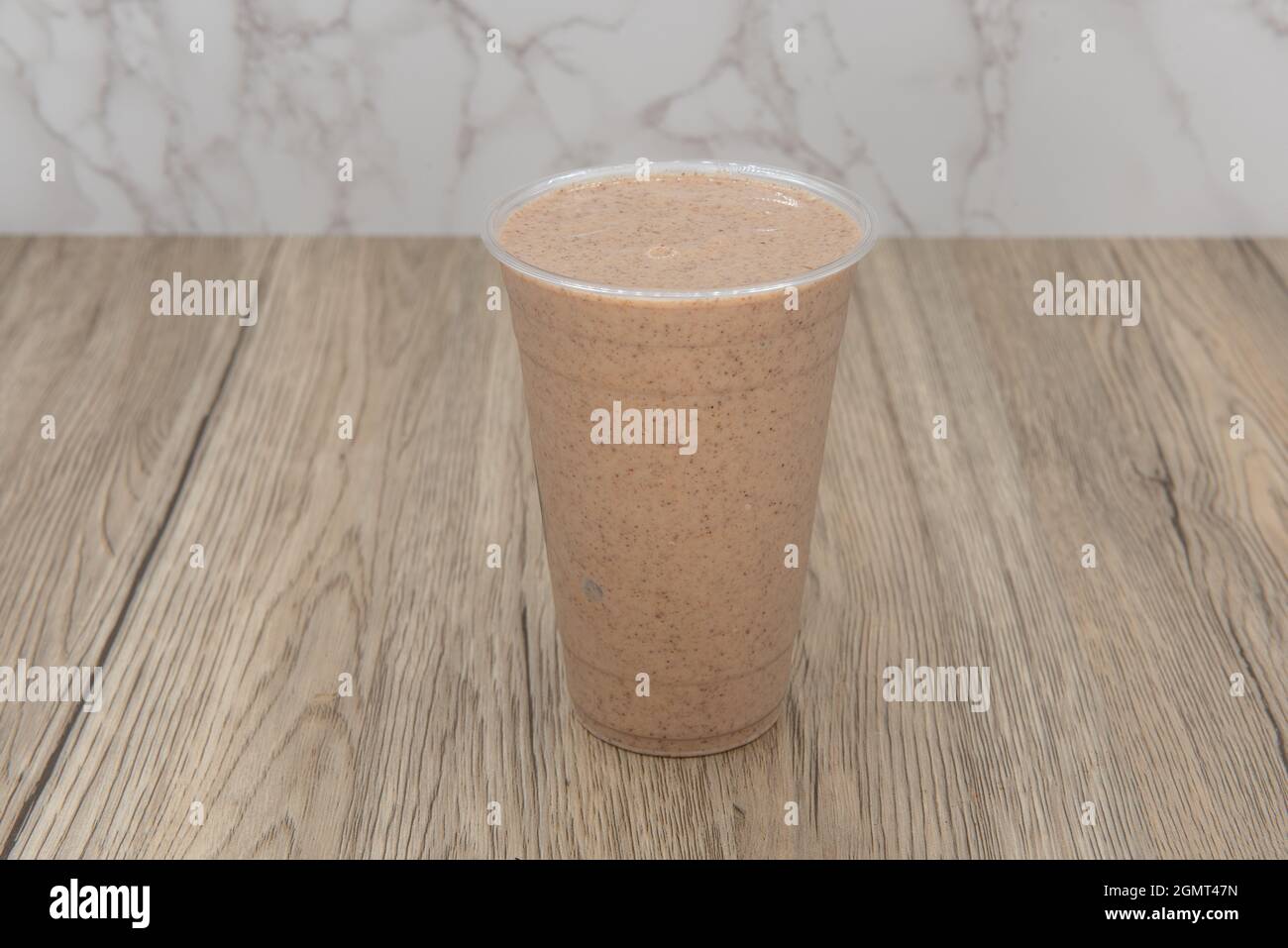 Energy inducing smoothie cold drink beverage with blended flavors to ...