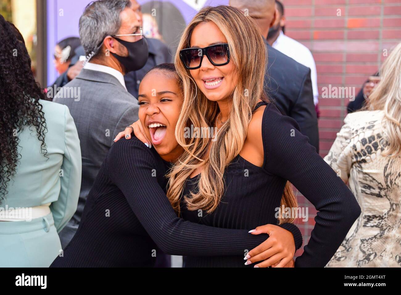 Veronica Alexander (right) poses with daughter Jade Chula Alexander ...