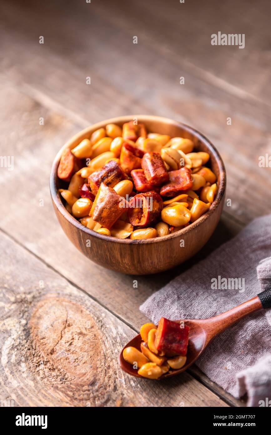 Chinese famous Crispy chili snack big chili with peanut sesame Fried ...