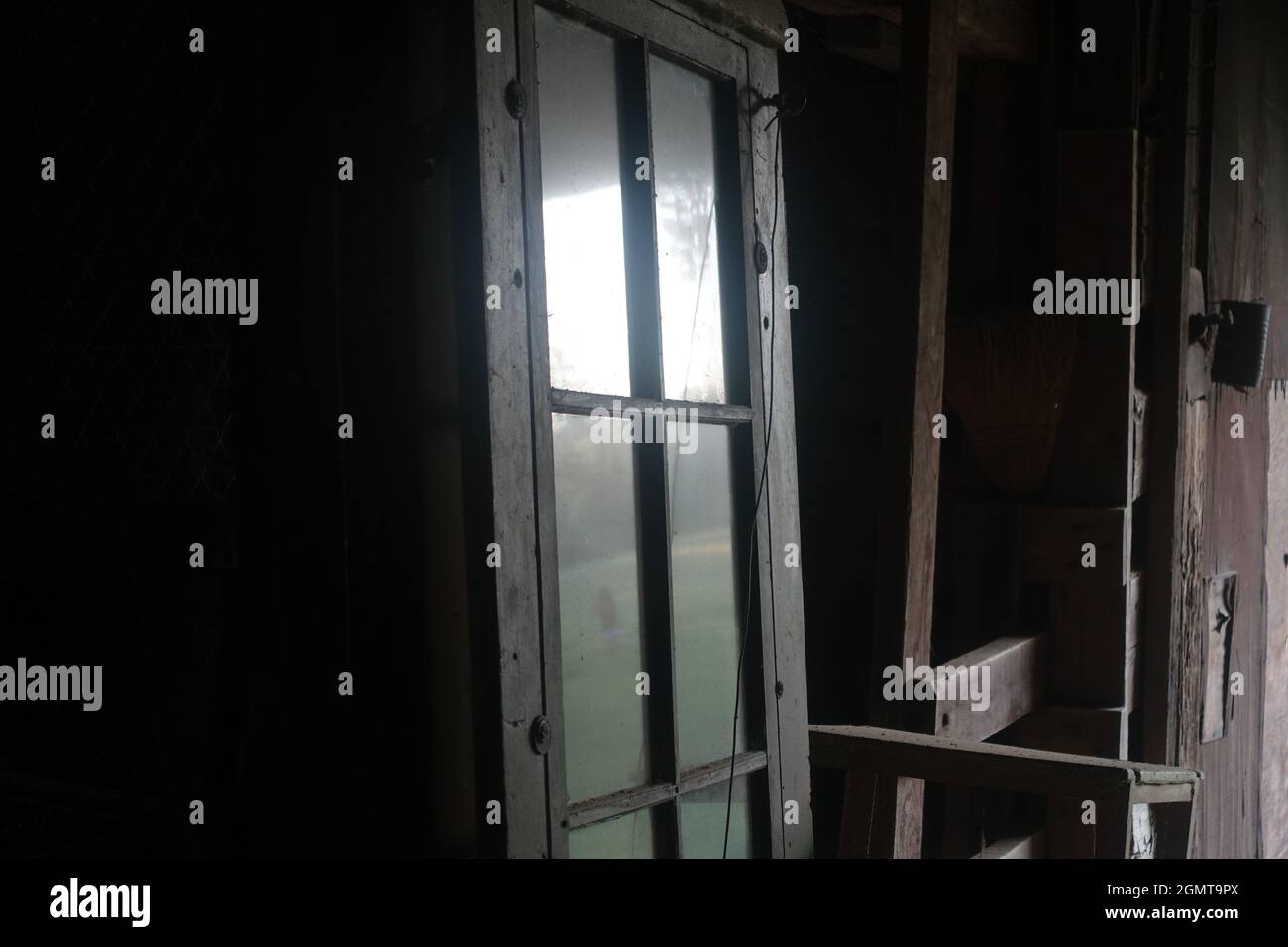 Old barn construction in Southern Indiana Stock Photo - Alamy