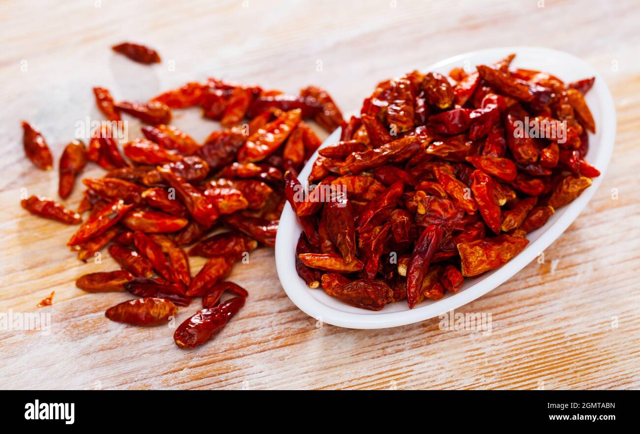 Red hot peppers bowl dried whole hi-res stock photography and images ...