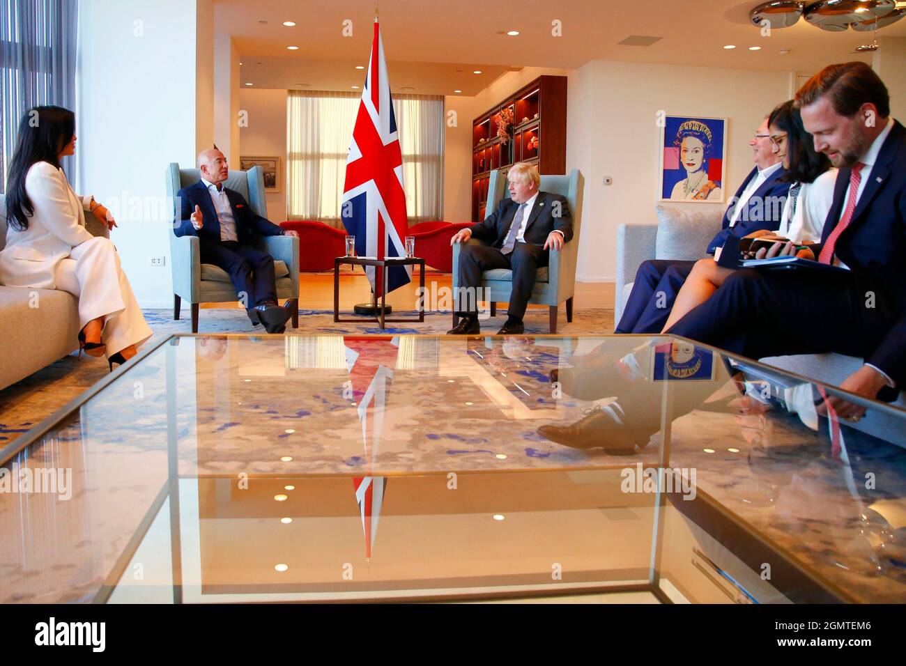 Lauren sanchez jeff bezos hi-res stock photography and images - Alamy