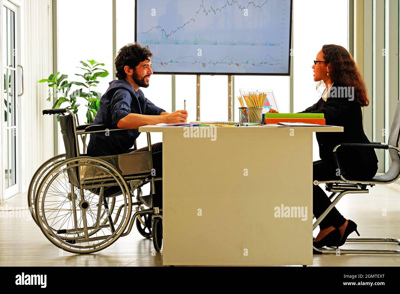 Handicapped person hi-res stock photography and images - Alamy