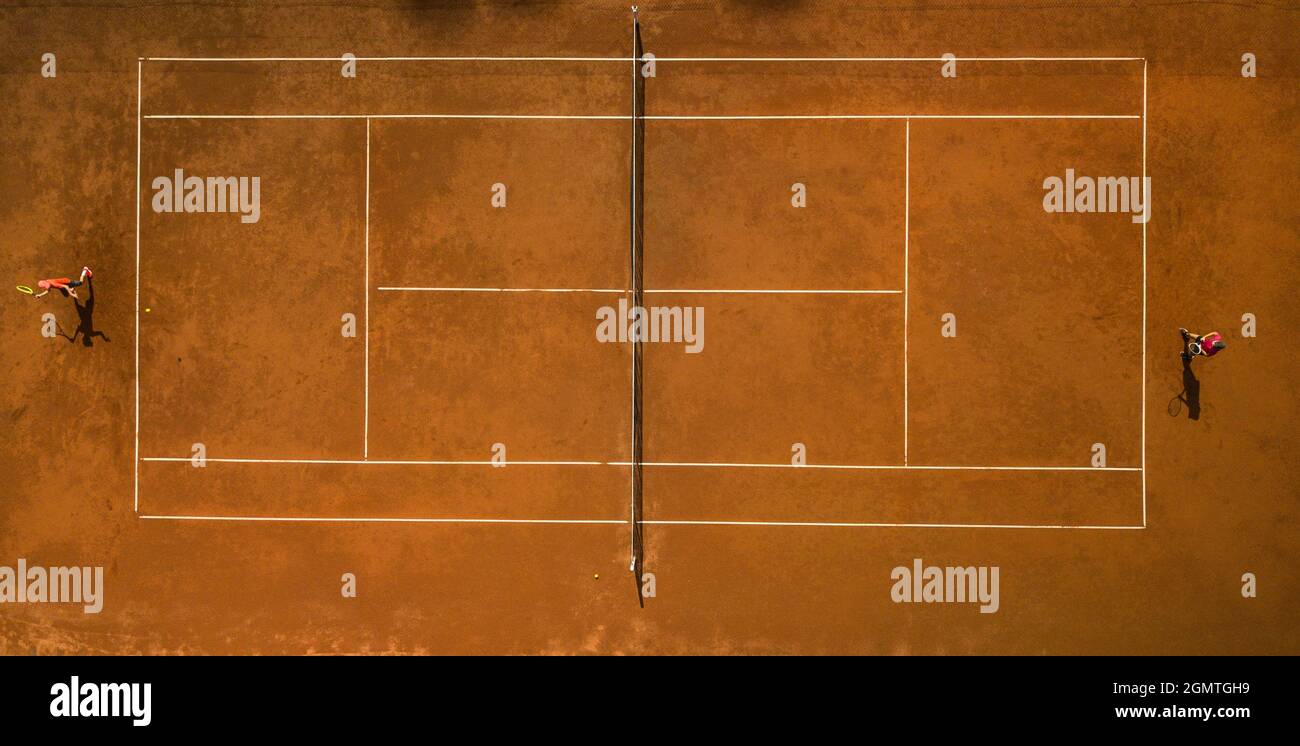 Minimalist tennis image hi-res stock photography and images - Alamy