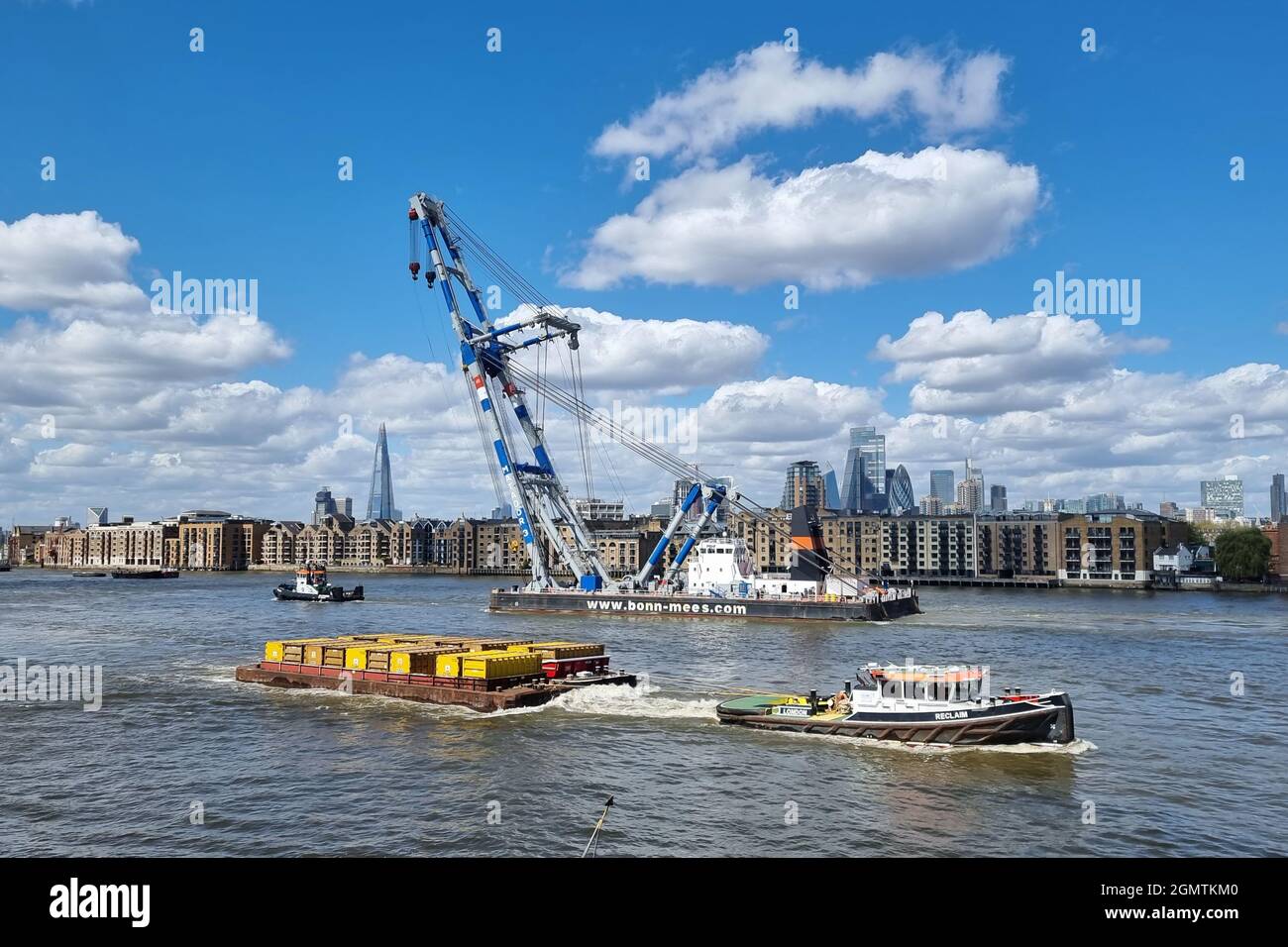 LONDON, UNITED KINGDOM - May 07, 2021: The Floating Crane Matador 3 in ...