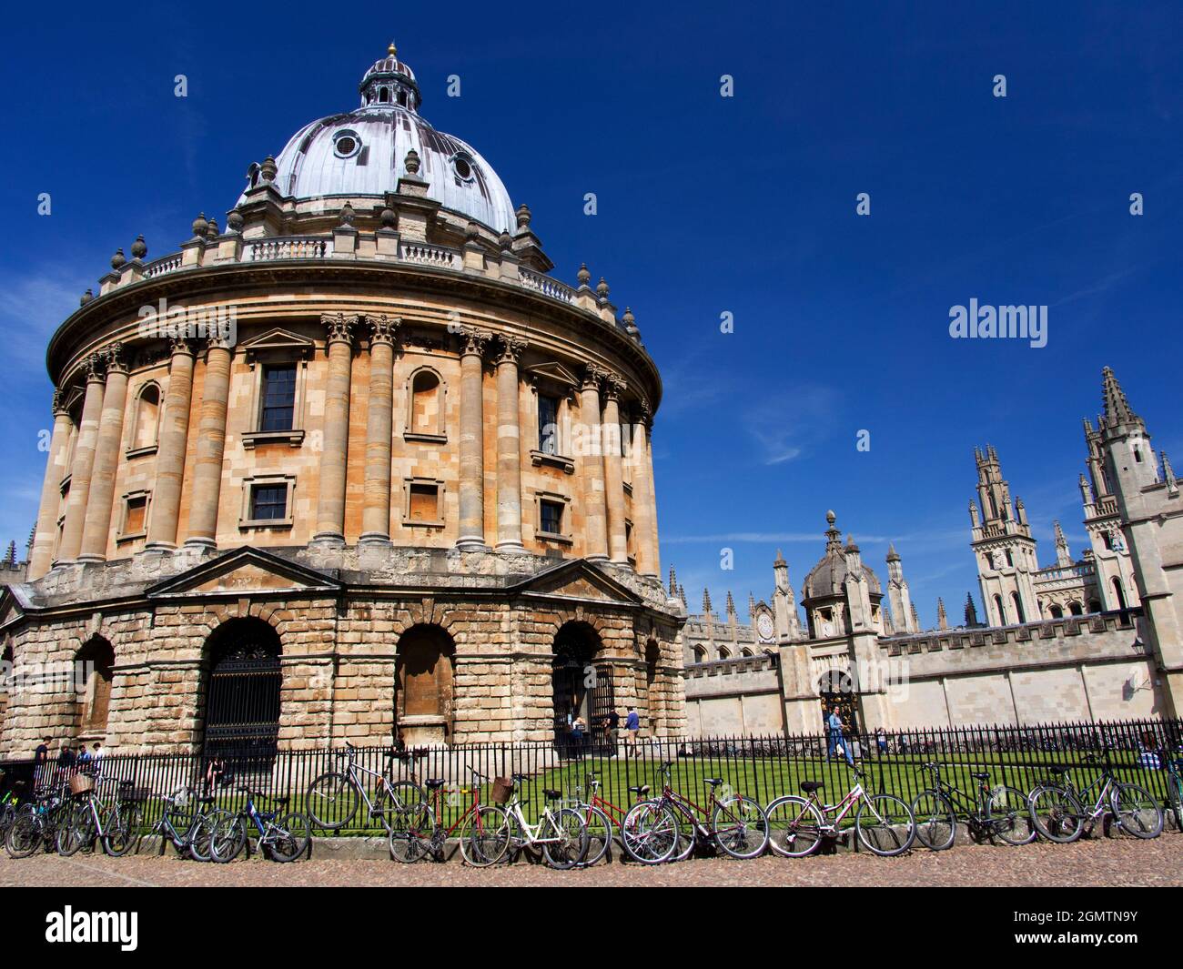 Radcliffe Square lies at the heart of historic Oxford. Centre-stage is ...