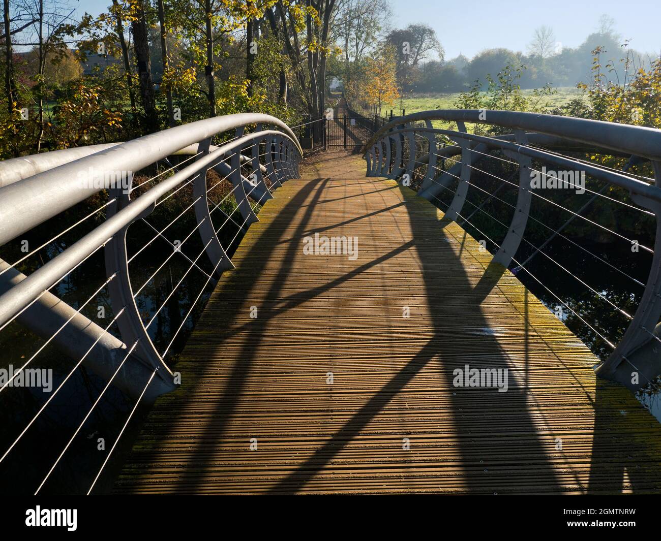 Oxford, England - 6 November 2017 This tubular truss footbridge over ...