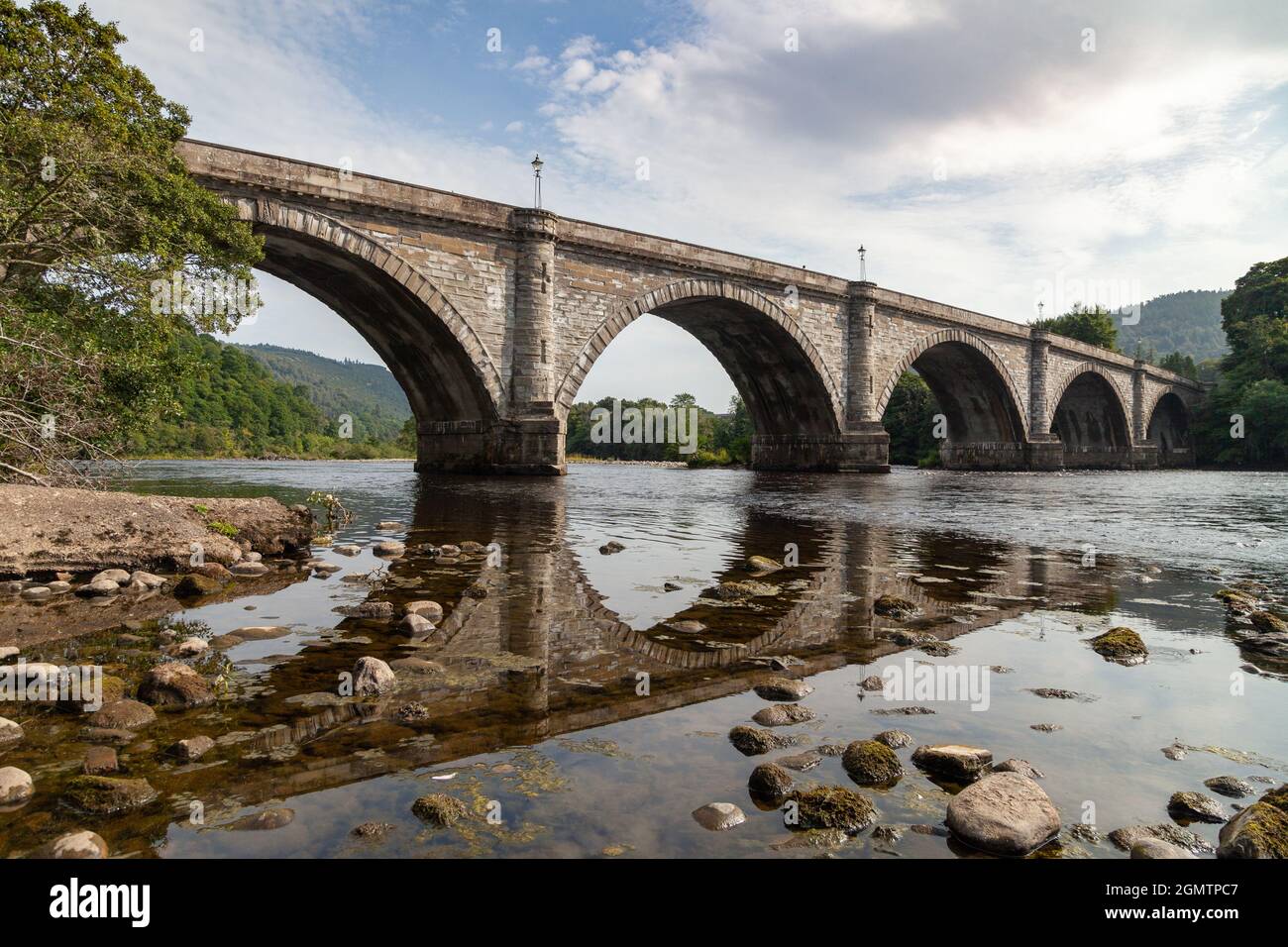 Dunkeld Bridge over the river Tay, built in 1809 Stock Photo - Alamy