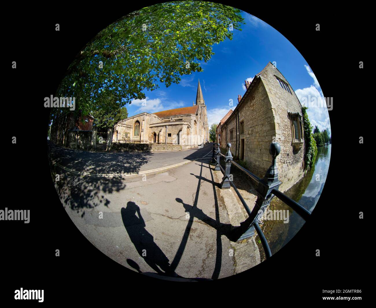 Distorted bird house hi-res stock photography and images - Alamy