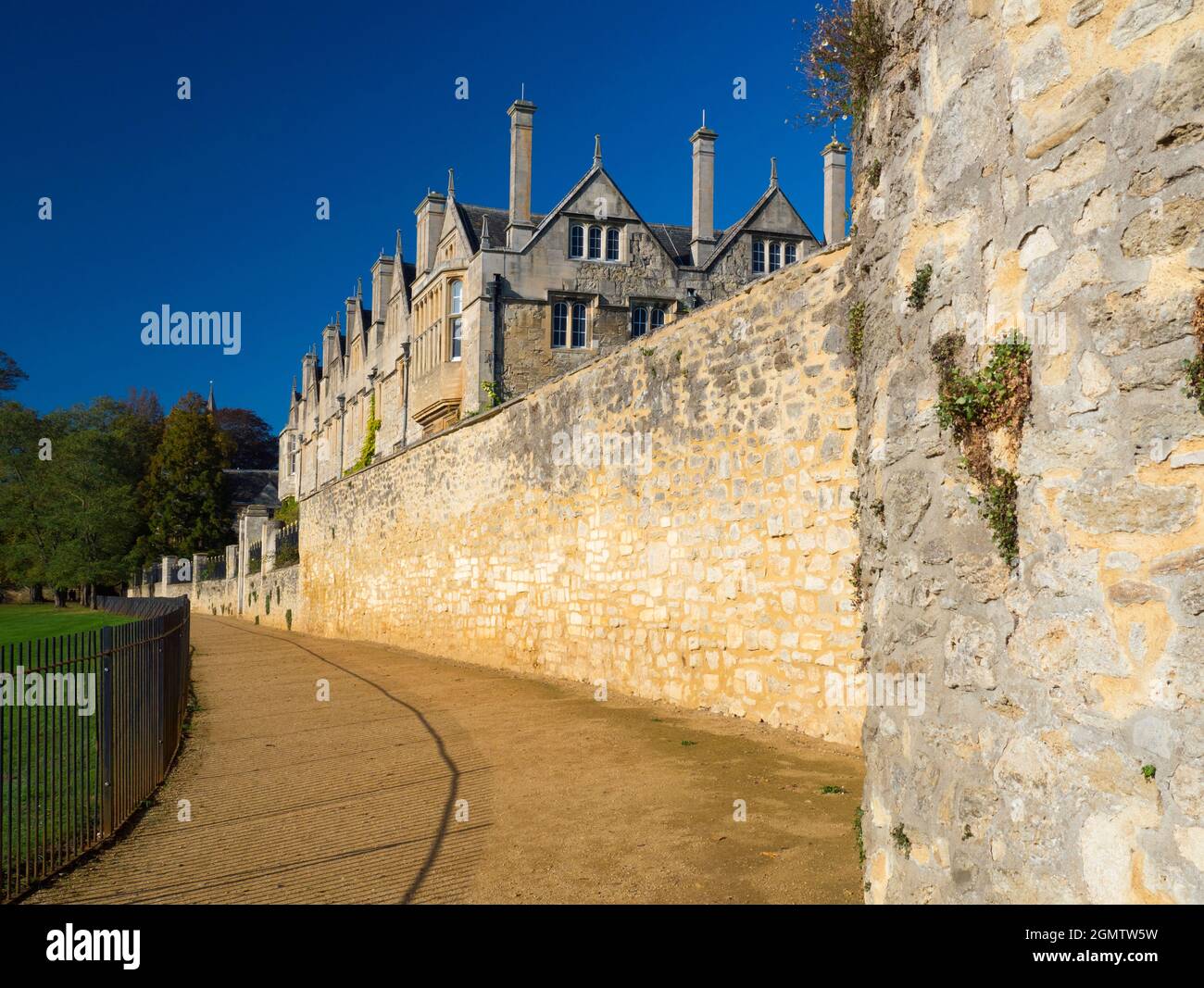 Oxford, England - 19 October 2018; Deadman's Walk is a scenic public ...