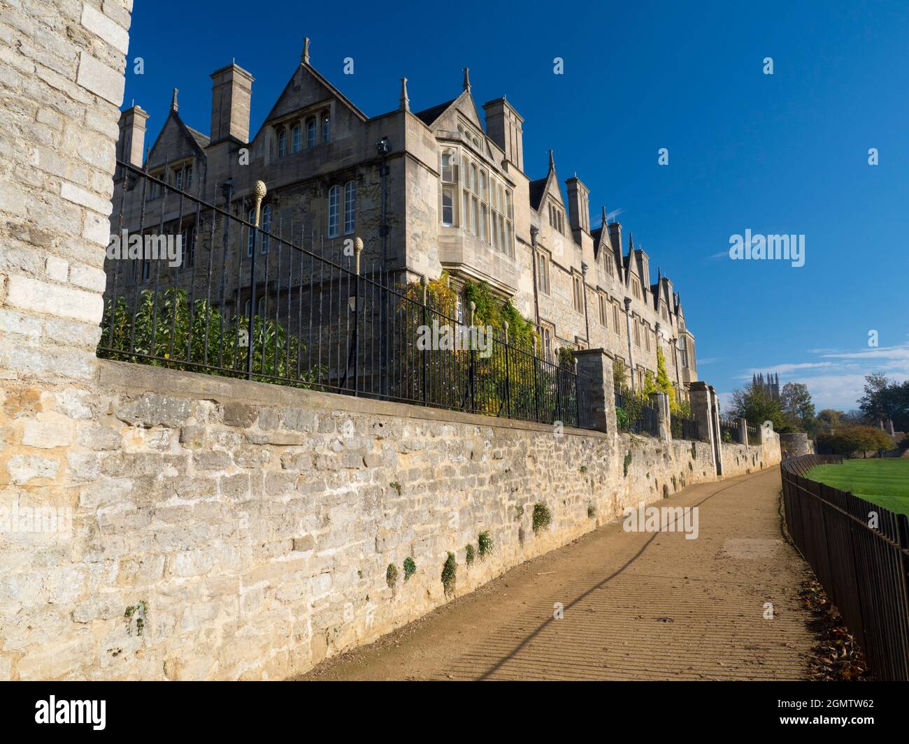 Oxford, England - 19 October 2018; Deadman's Walk is a scenic public ...
