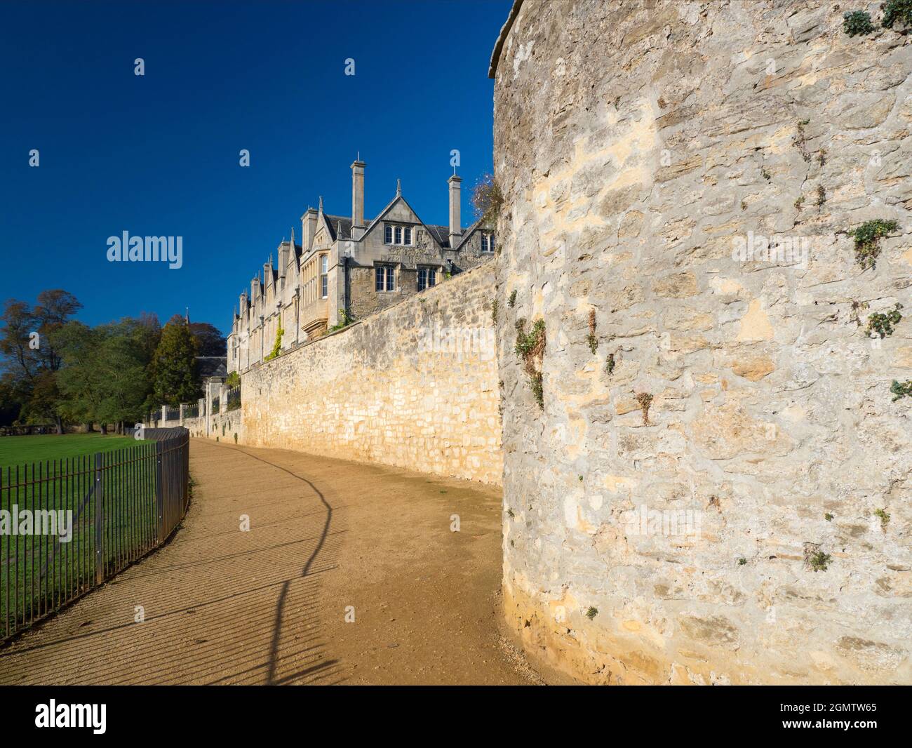 Oxford, England - 19 October 2018; Deadman's Walk is a scenic public ...