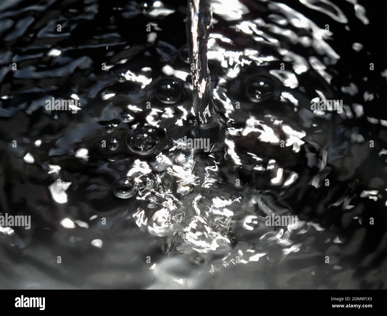 Dropping stream water in sink hi-res stock photography and images - Alamy