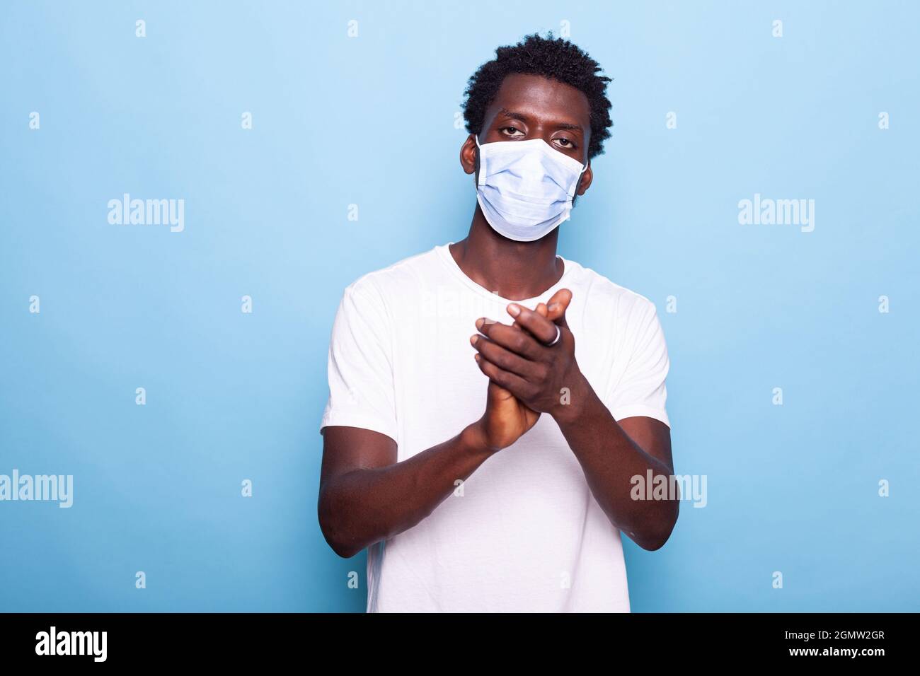 Clapping afro american man portrait hi-res stock photography and images ...