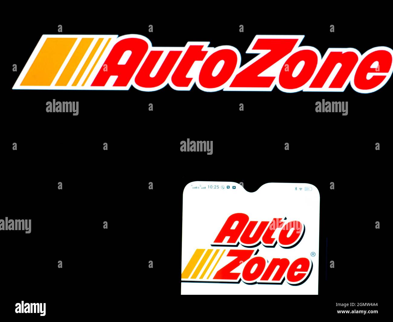 Autozone logo hi-res stock photography and images - Alamy