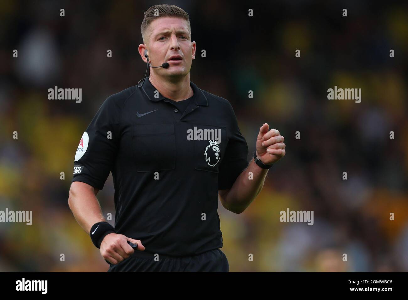 Robert jones referee hi-res stock photography and images - Alamy