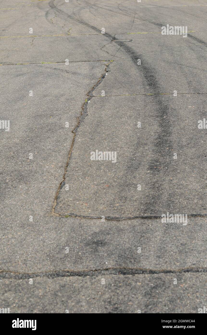 Burnout tracks hi-res stock photography and images - Alamy