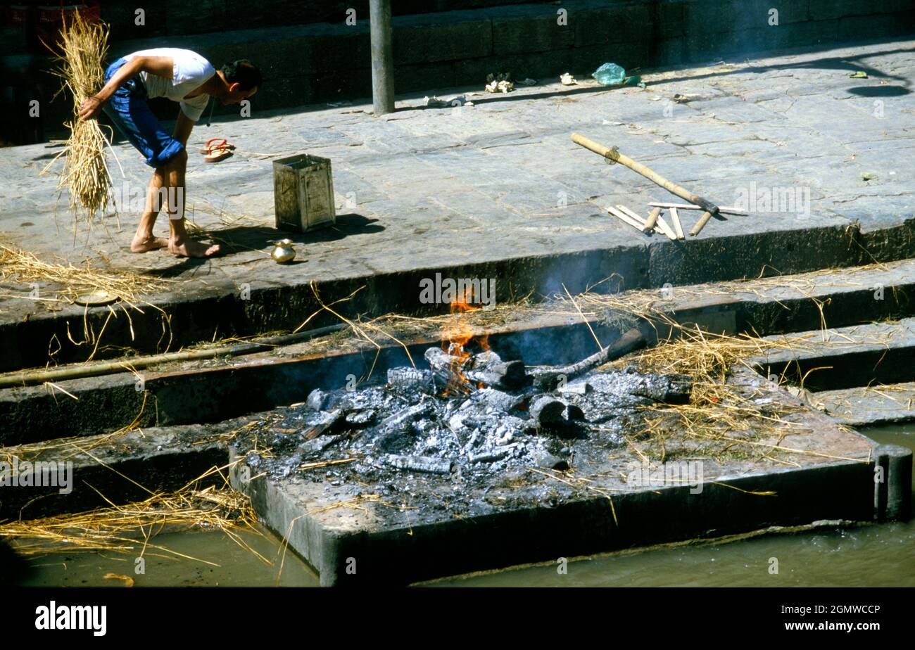 Ceremonial bathing hi-res stock photography and images - Alamy