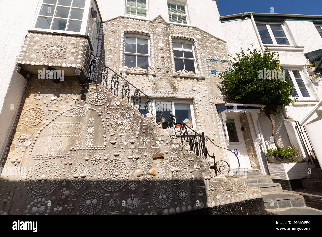 Shell house polperro cornwall hi-res stock photography and images - Alamy