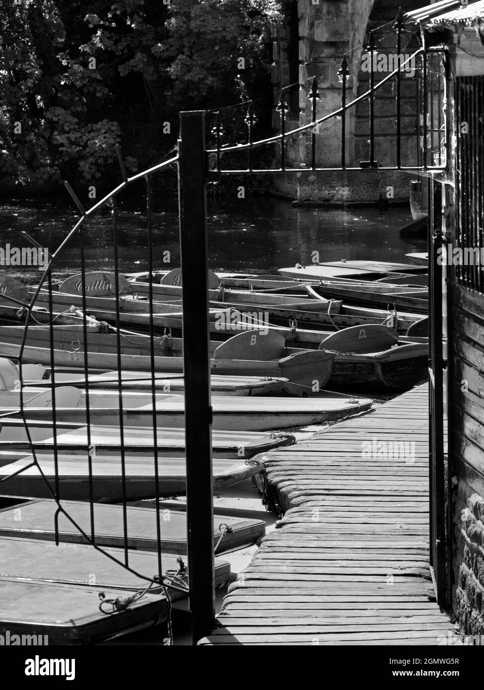 Oxford, England - 5 September 2019; A tranquil scene by Magdalen Bridge ...