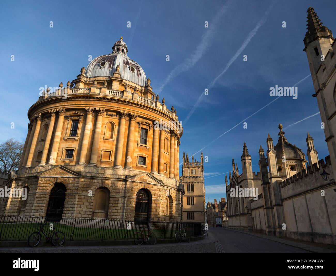 Radcliffe Square lies at the heart of historic Oxford. Centre-stage is ...