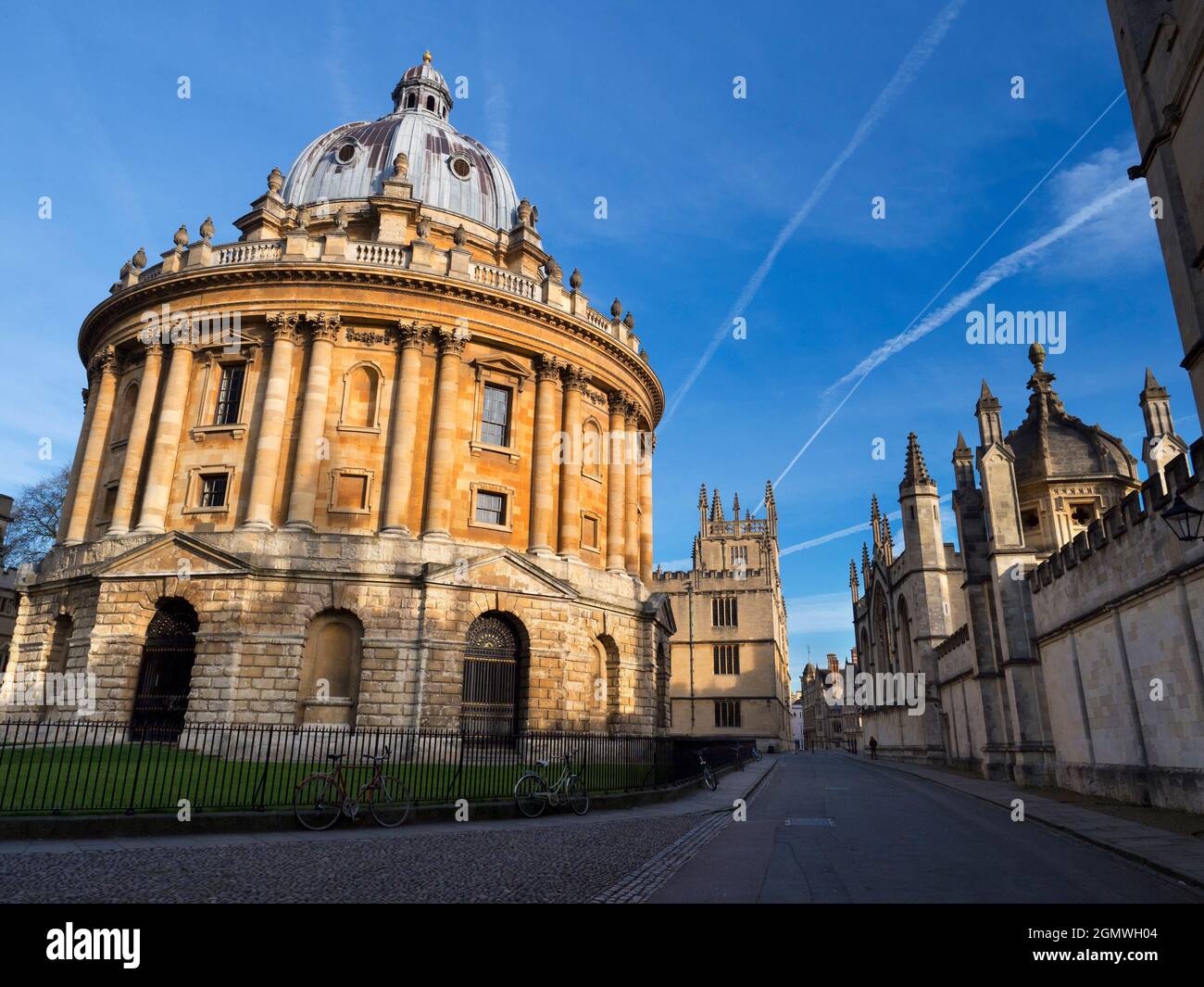 Radcliffe Square lies at the heart of historic Oxford. Centre-stage is ...