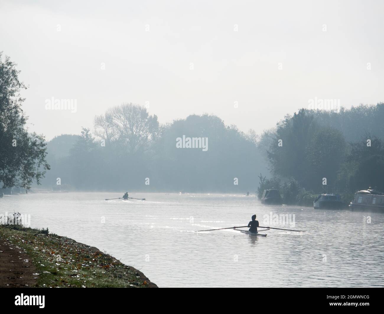 Oxford, England - 19 October 2018; university members rowing. Rowing ...