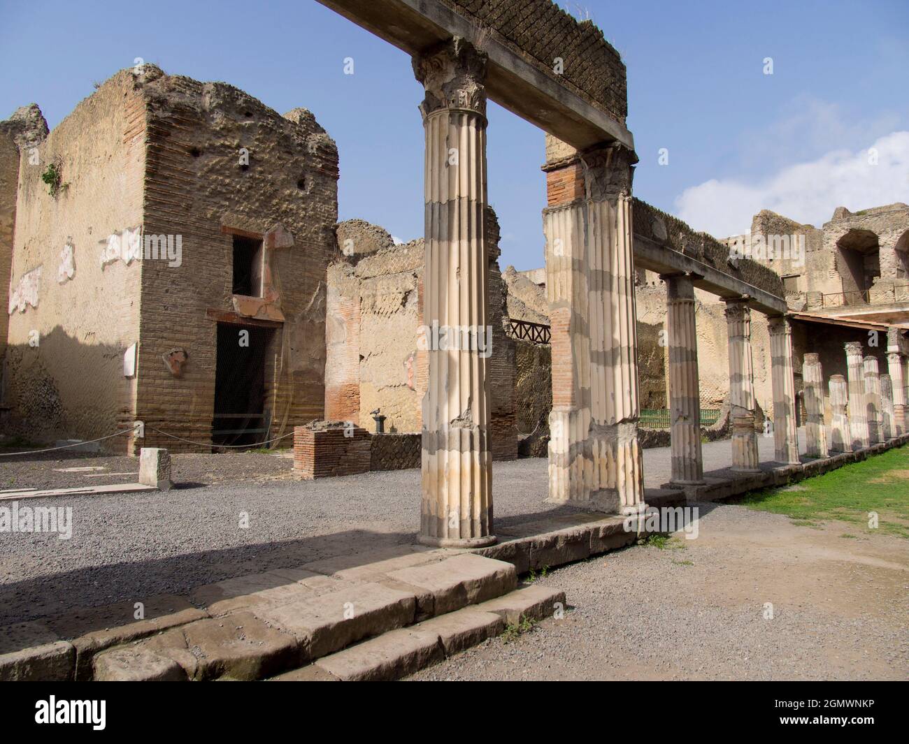 Ancient roman shop hi-res stock photography and images - Alamy