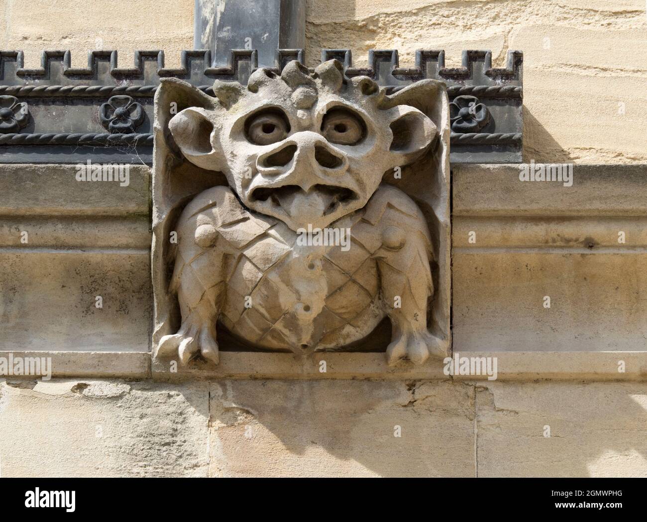 Devil gargoyle uk hi-res stock photography and images - Alamy