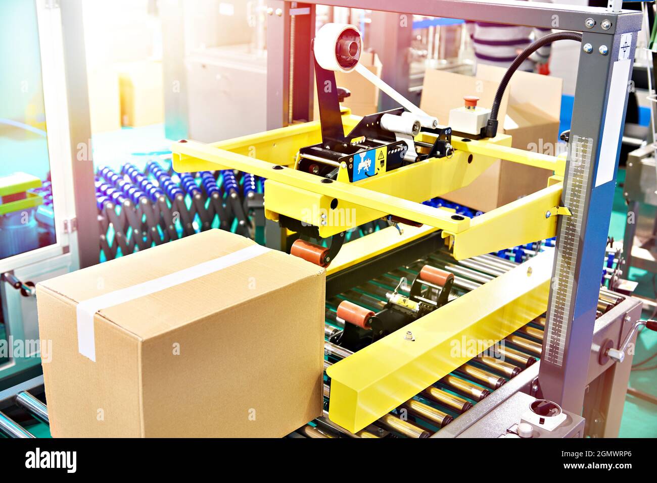 Modern engineering technology robotic machine hi-res stock photography ...