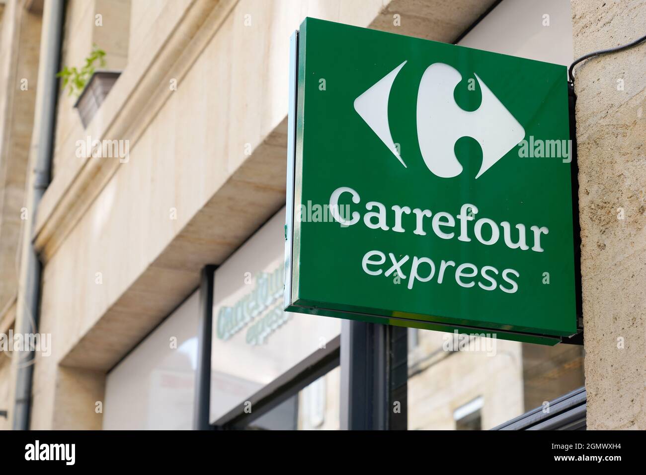 Carrefour express logotype hi-res stock photography and images - Alamy