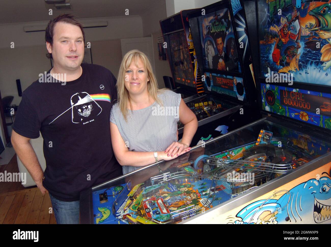 PIN BALL WIDOW JESSICA BARBER WITH HUSBAND WILL AT THEIR HOME IN ...