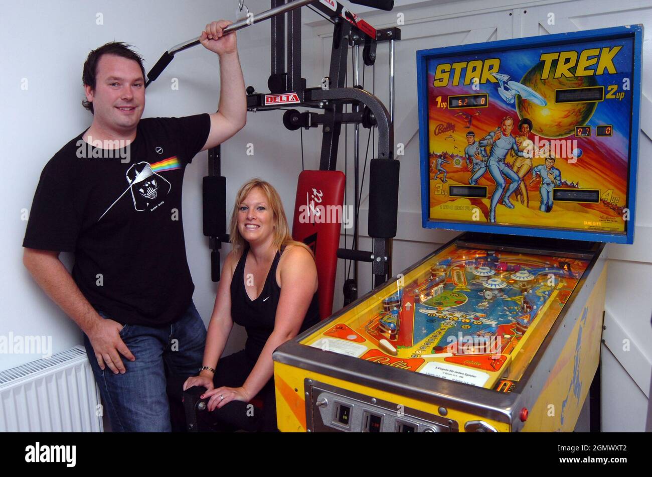 PIN BALL WIDOW JESSICA BARBER WITH HUSBAND WILL AT THEIR HOME IN ...