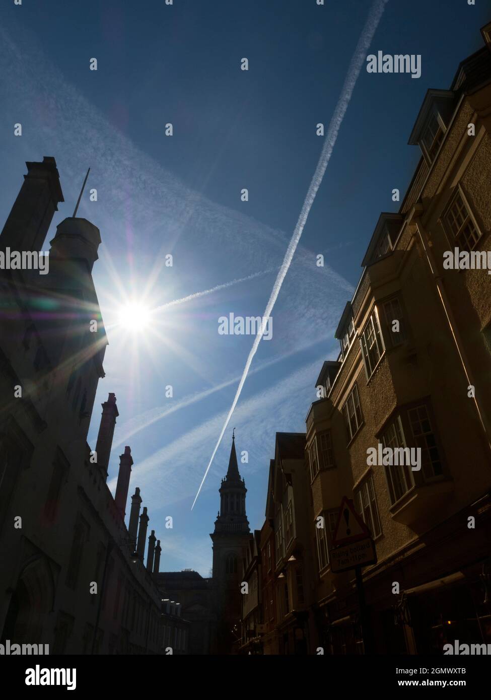 Turl Street connects two of Oxford's main thoroughfares - the High ...