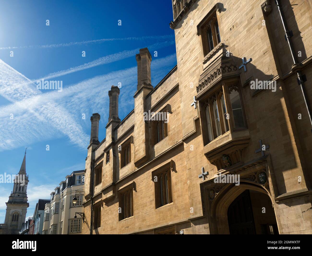 Turl Street connects two of Oxford's main thoroughfares - the High ...