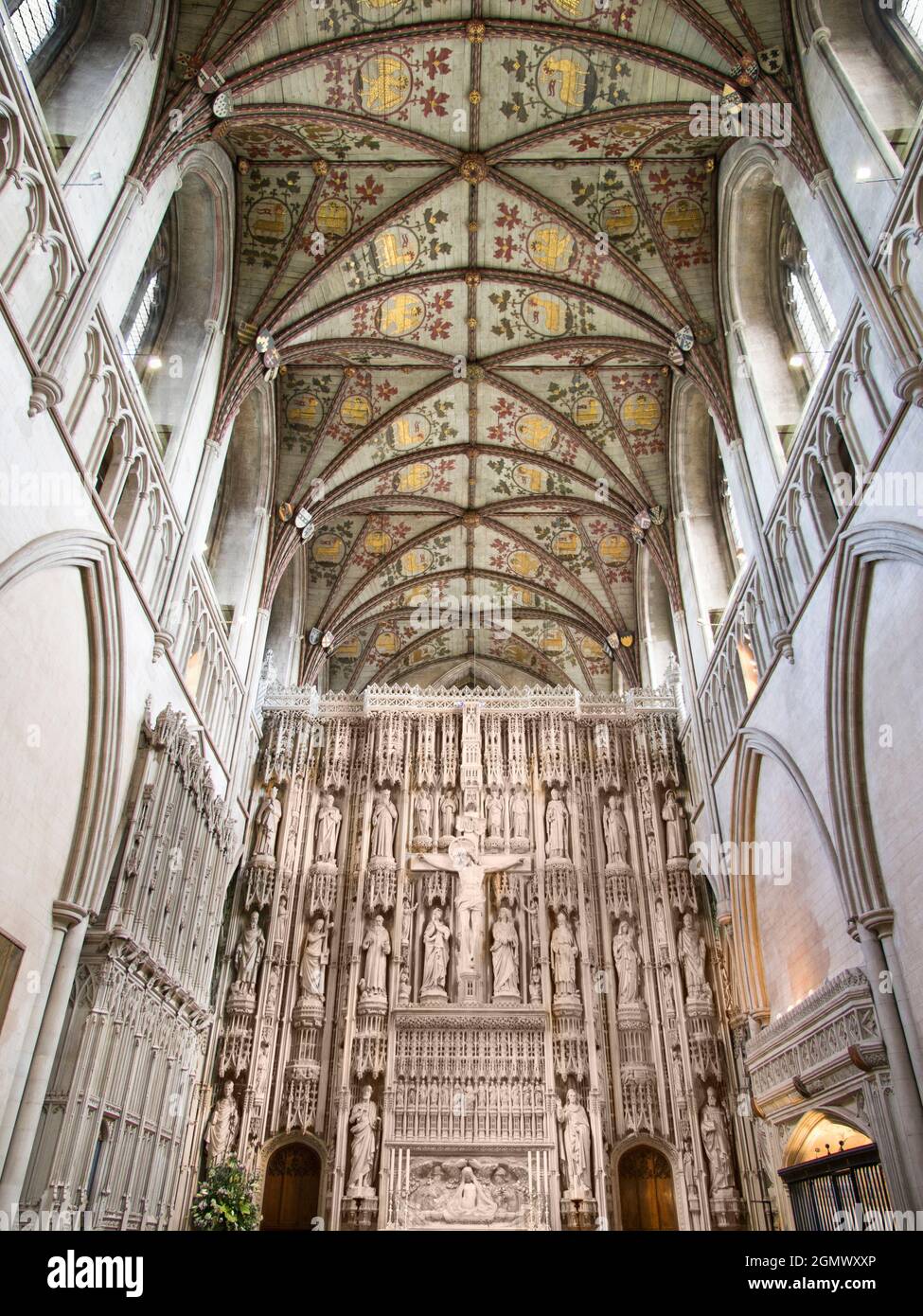 St Albans Cathedral has the longest nave (84 m, 276 ft) of any ...