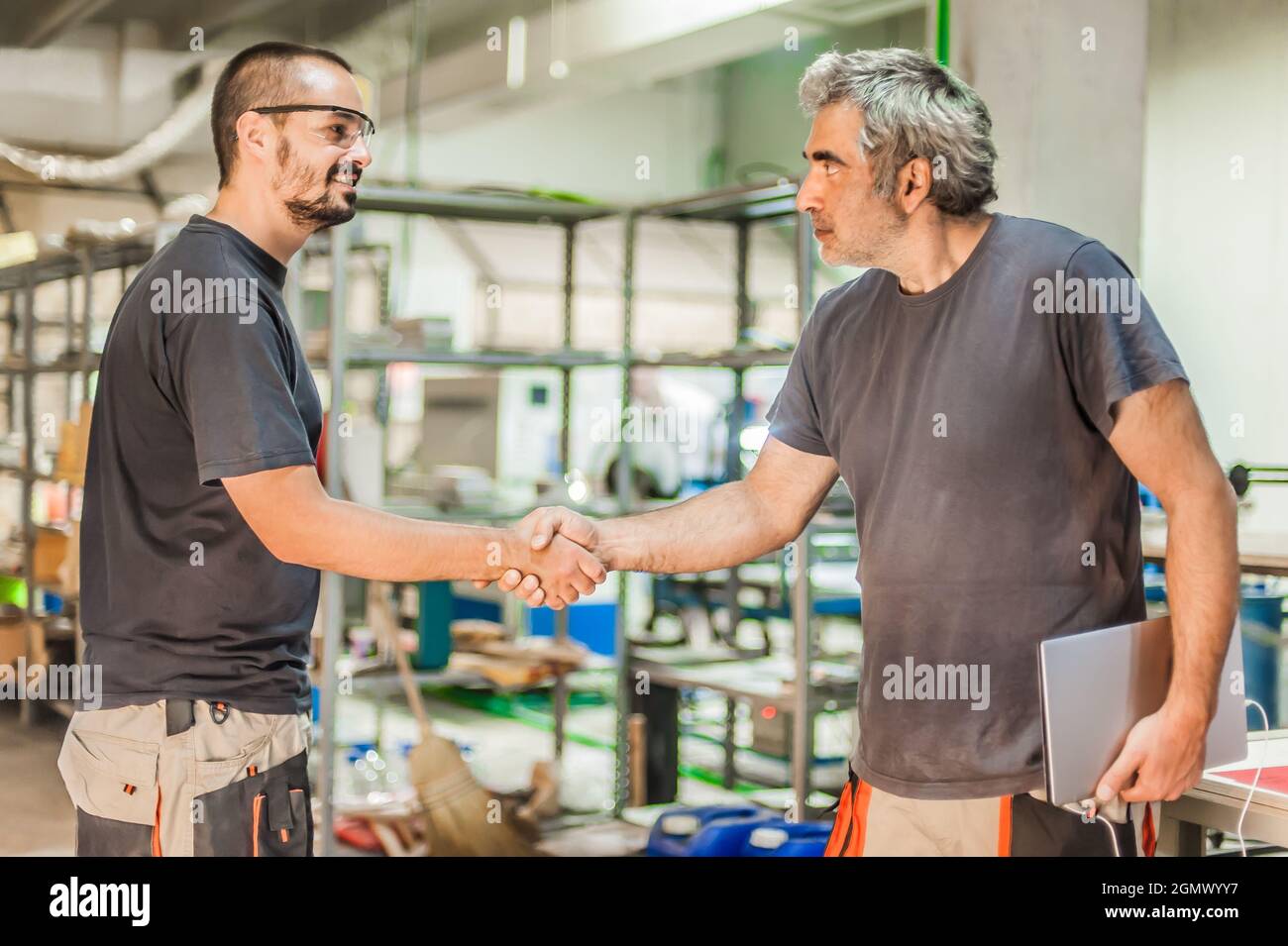 Maintenance support team hi-res stock photography and images - Alamy