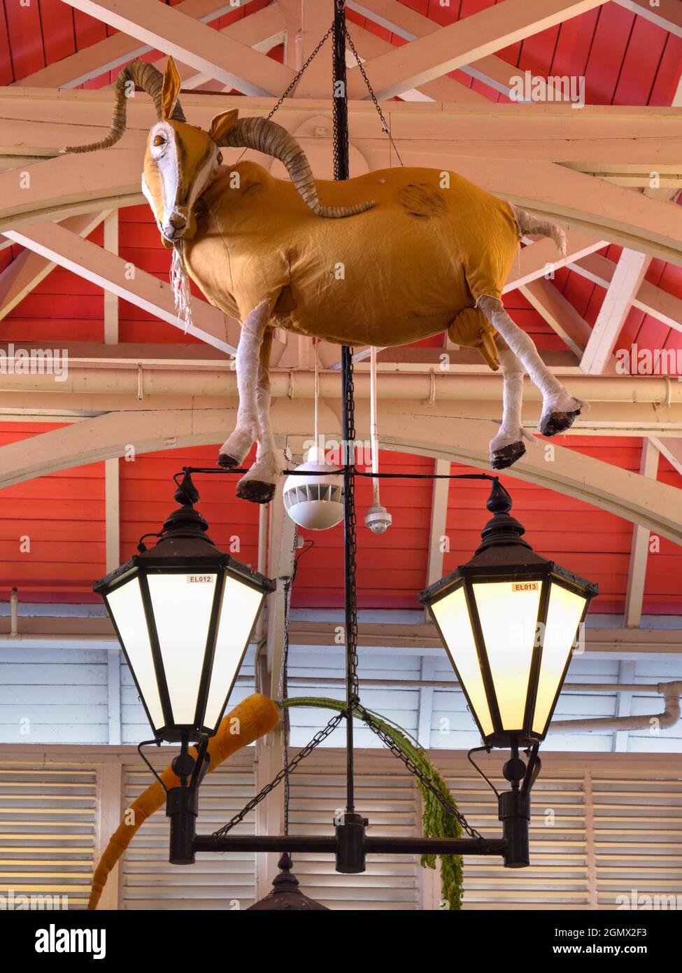 Covered market oxford fish hi-res stock photography and images - Alamy