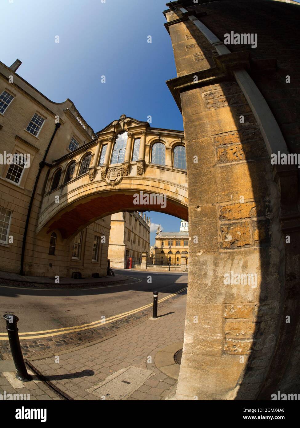 Coat of arms bridge road hi-res stock photography and images - Alamy