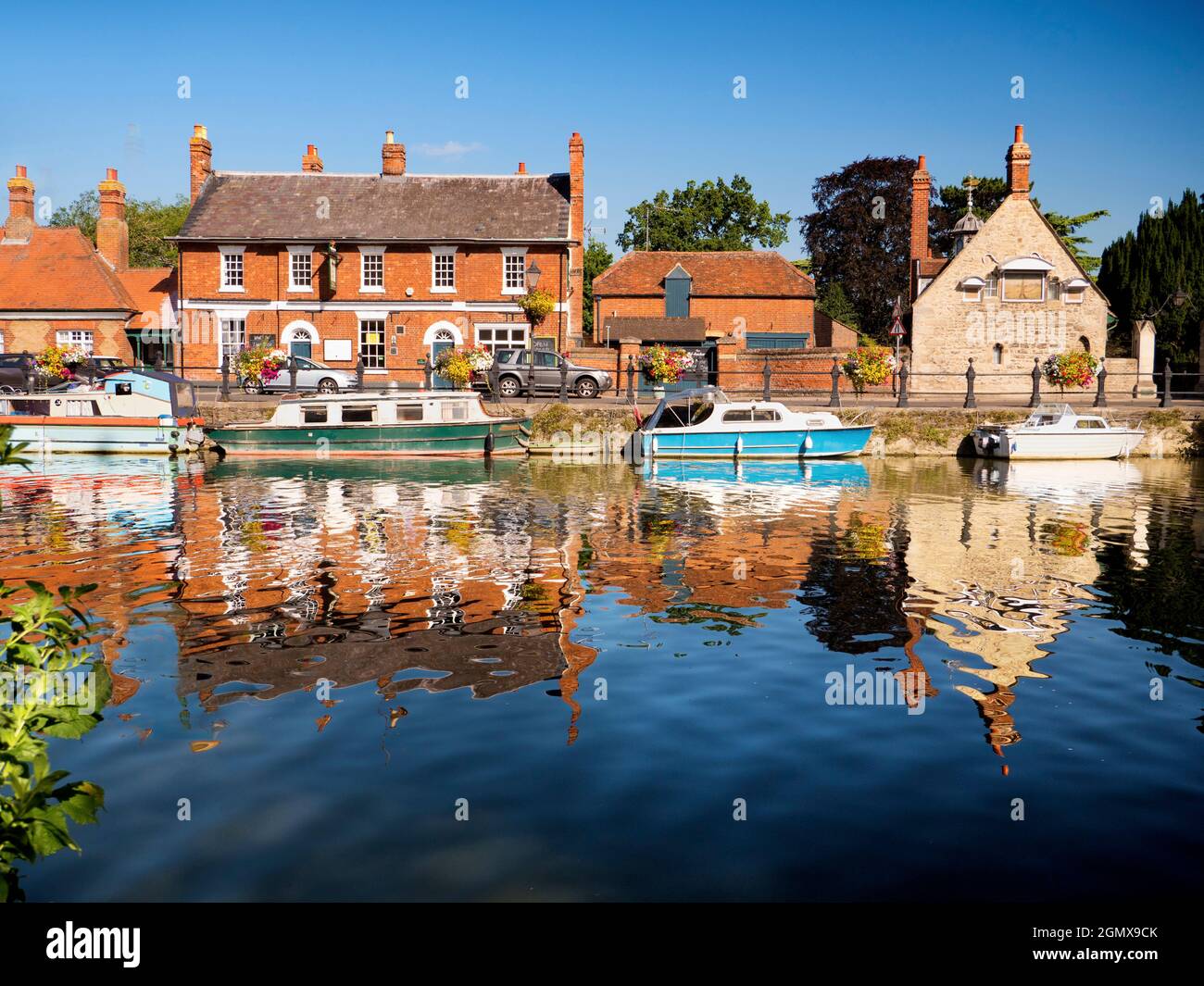 Abingdon, England - 29 July 2018 Saint Helen's Wharf is a noted beauty ...