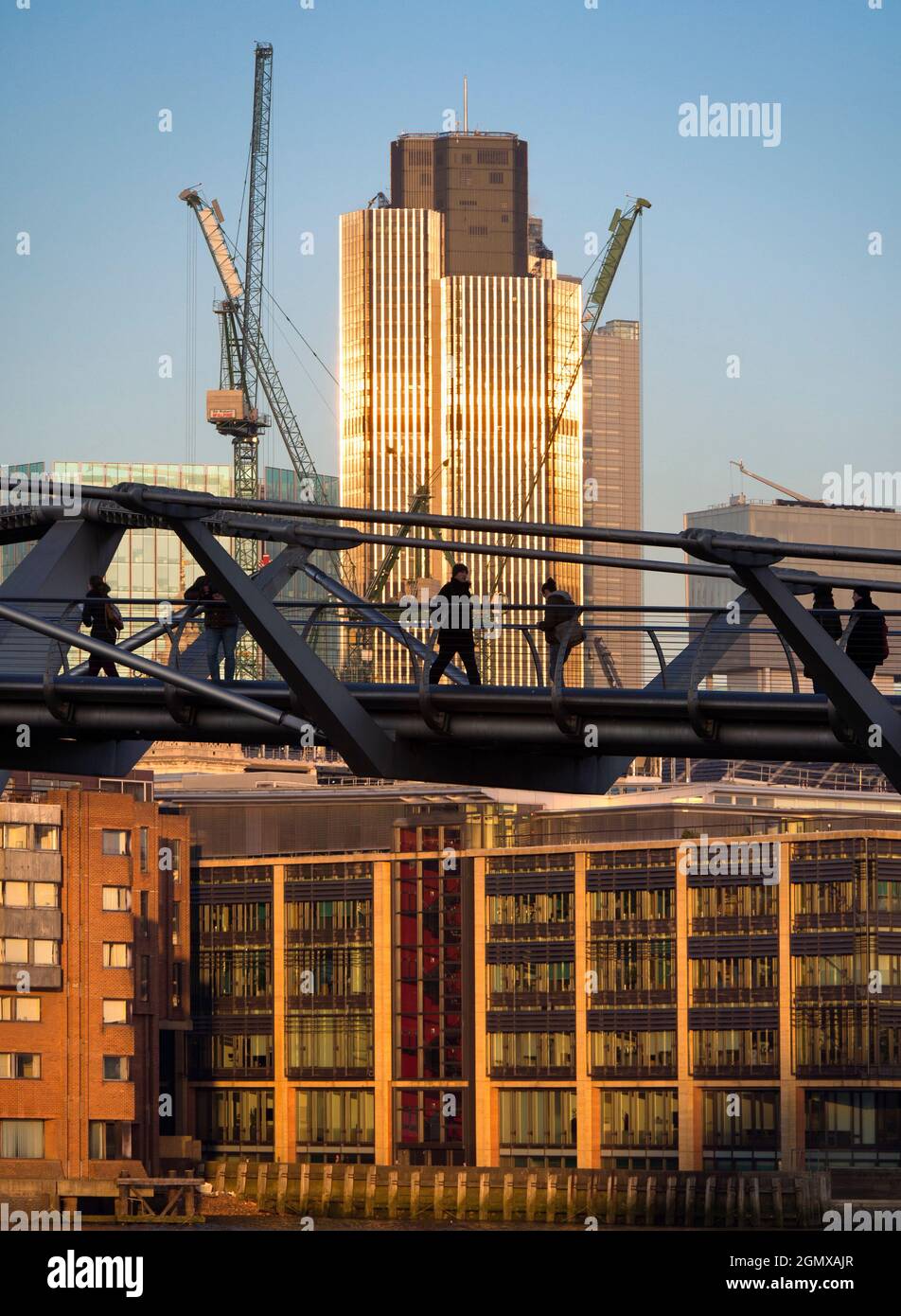 Two of London's new architectural Icons - the Millennium footbridge and ...