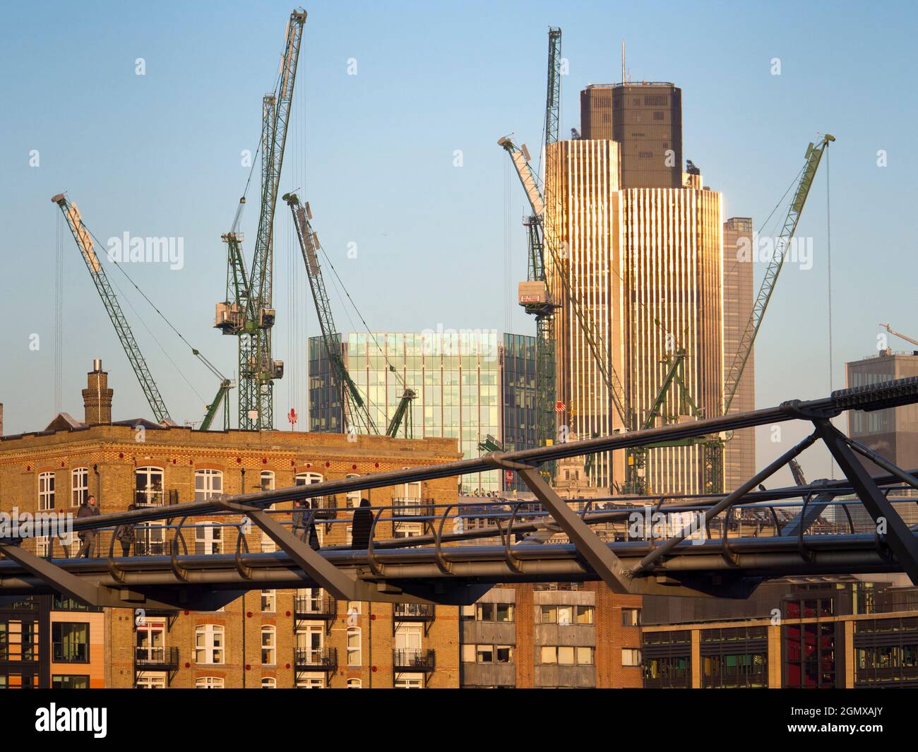 Two of London's new architectural Icons - the Millennium footbridge and ...