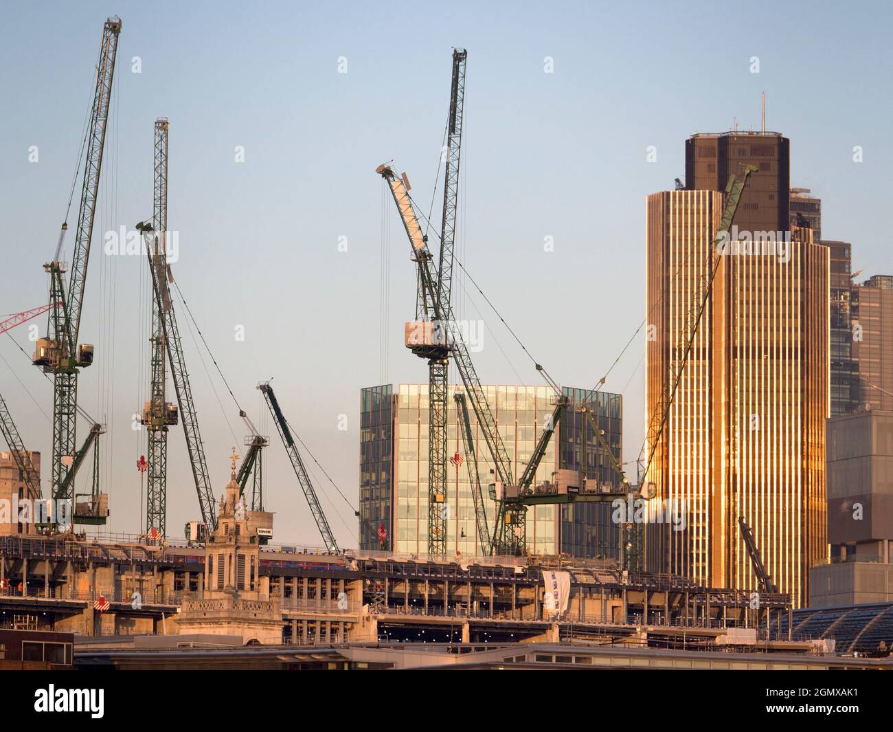 Two of London's new architectural Icons - the Millennium footbridge and ...